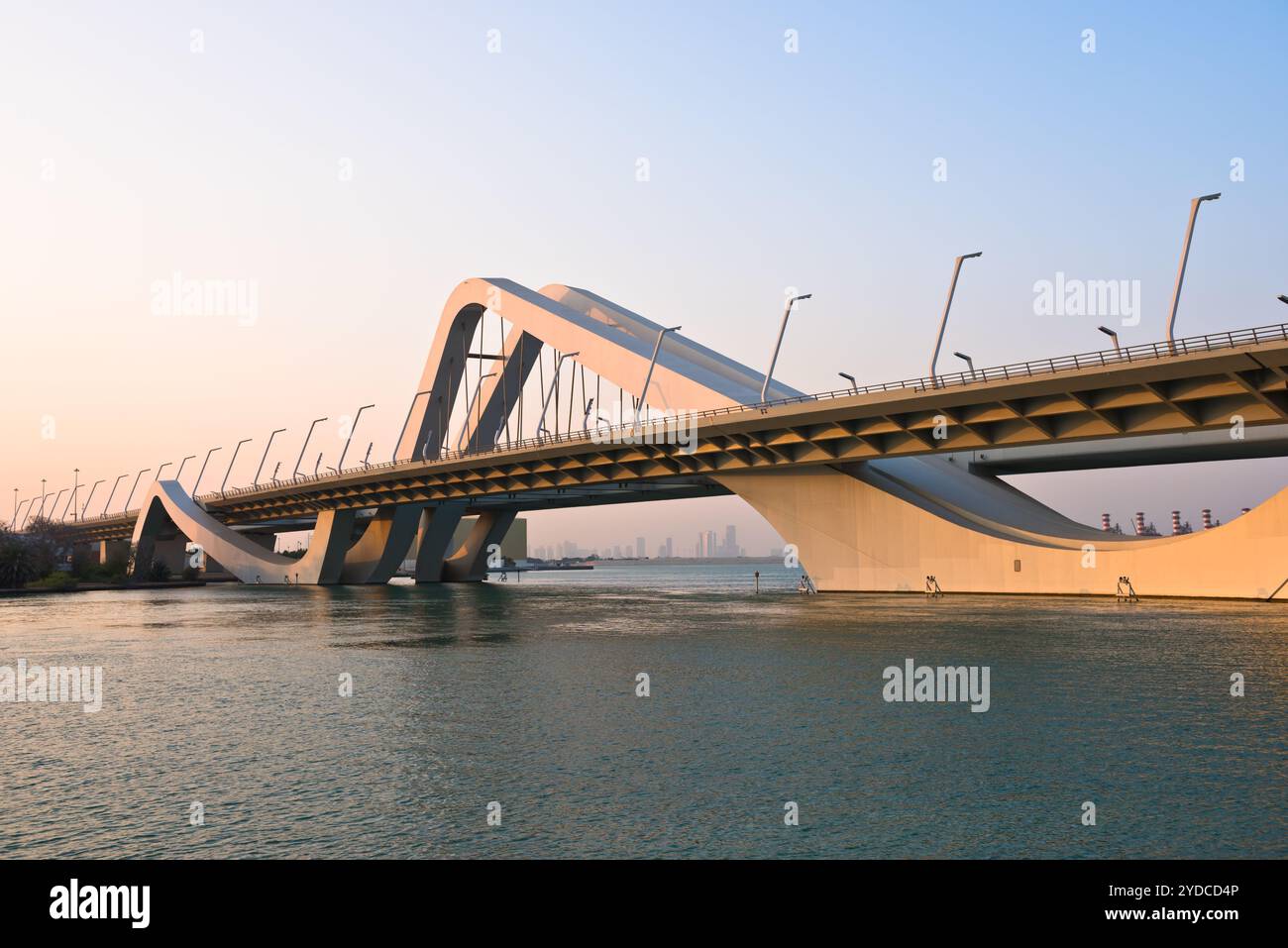 Sheikh Zayed Bridge, Abu Dhabi, UAE Stock Photo - Alamy