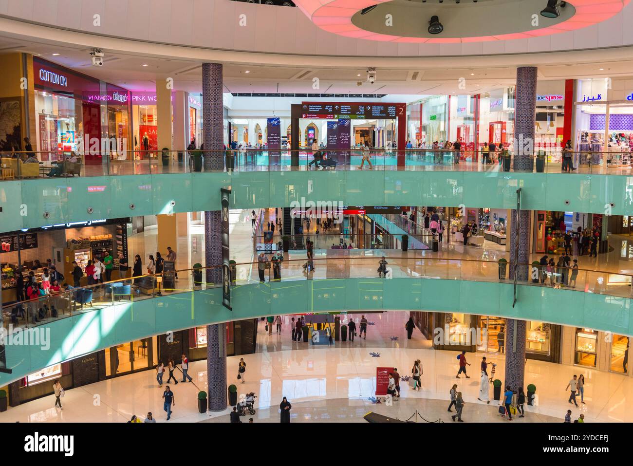 Floor shopping mall dubai hi-res stock photography and images - Alamy