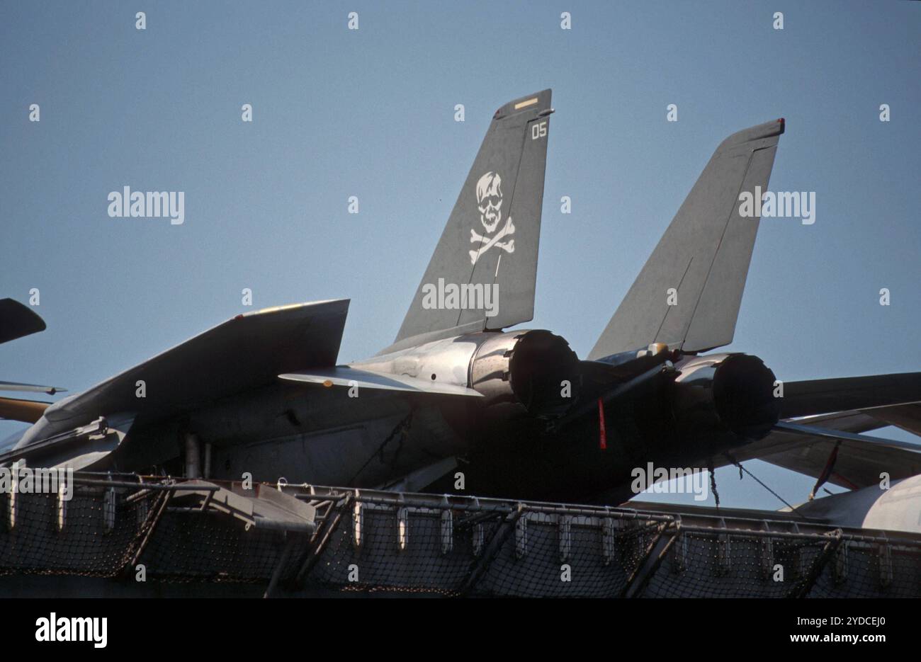 Kampfflugzeuge der US Navy vom Typ F-14B Tomcat der Strike Fighter ...