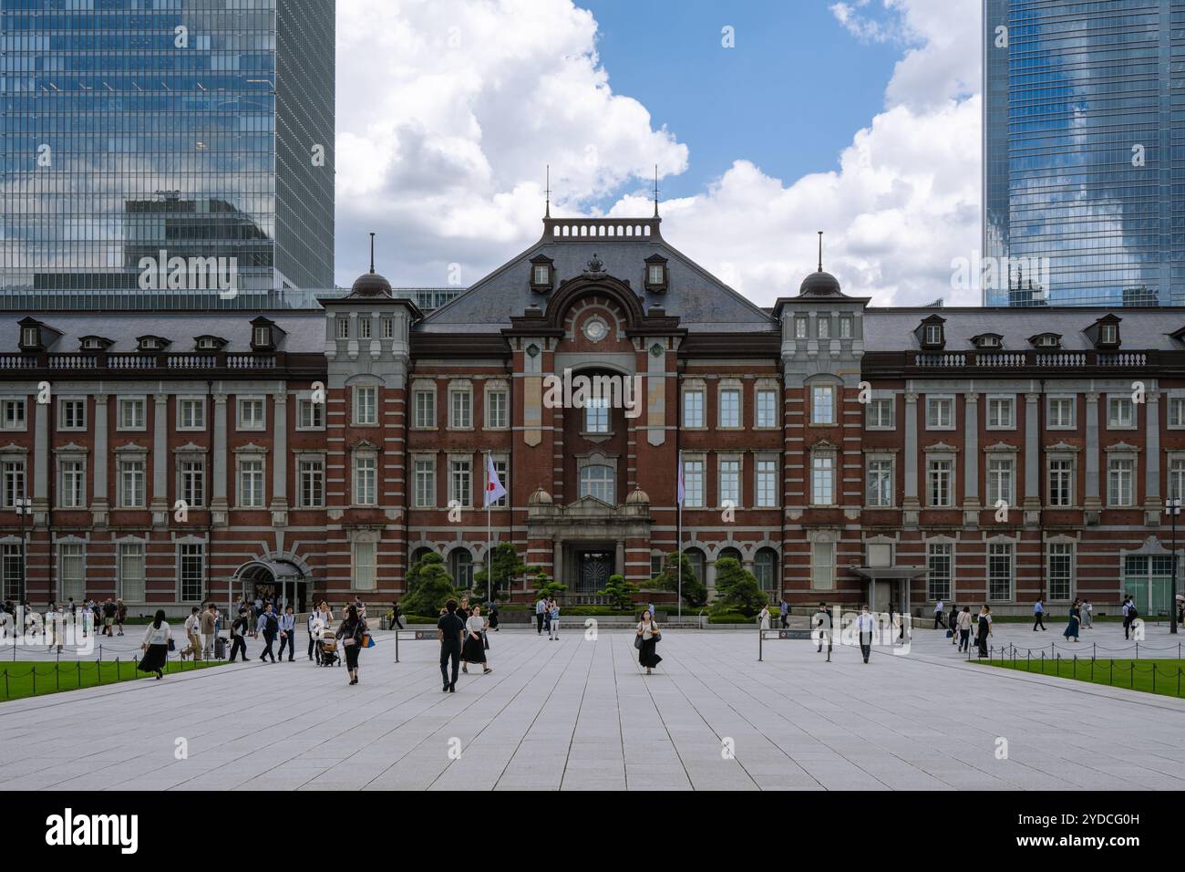 Railway hub tokyo hi-res stock photography and images - Alamy