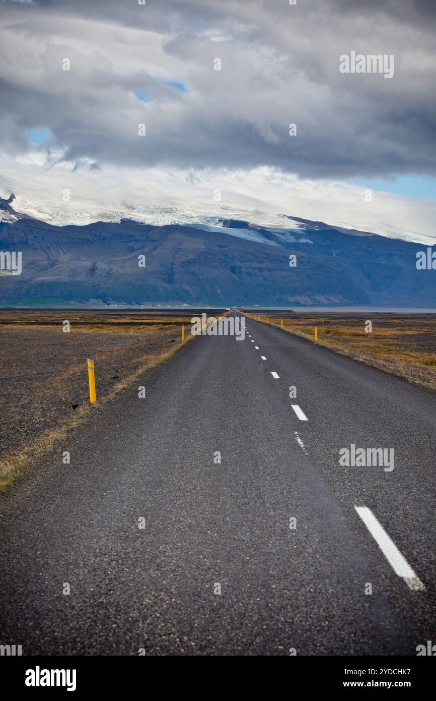 Endless Icelandic Highway Stock Photo - Alamy