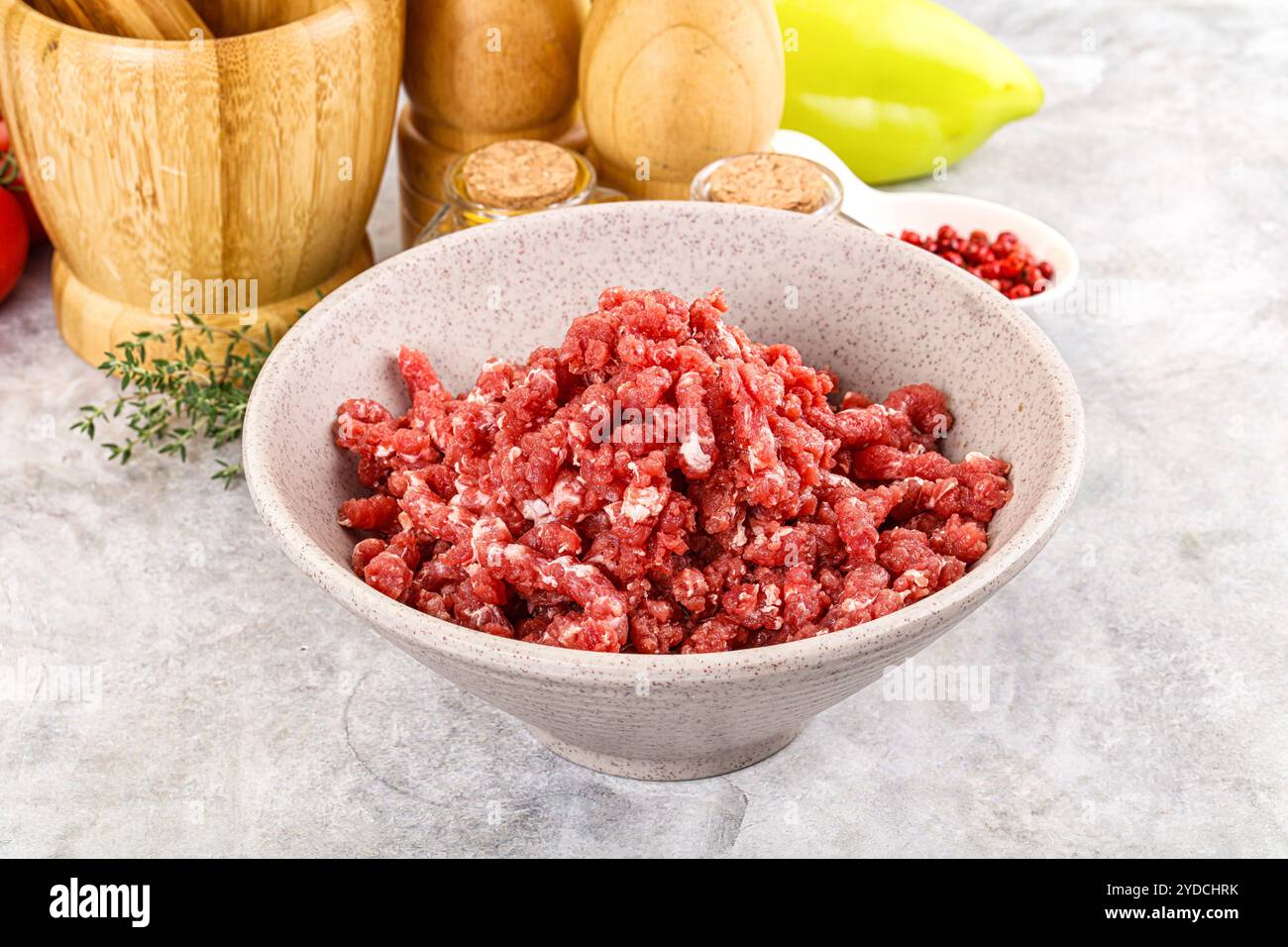 Homemade Raw beef minced meat for cooking Stock Photo - Alamy