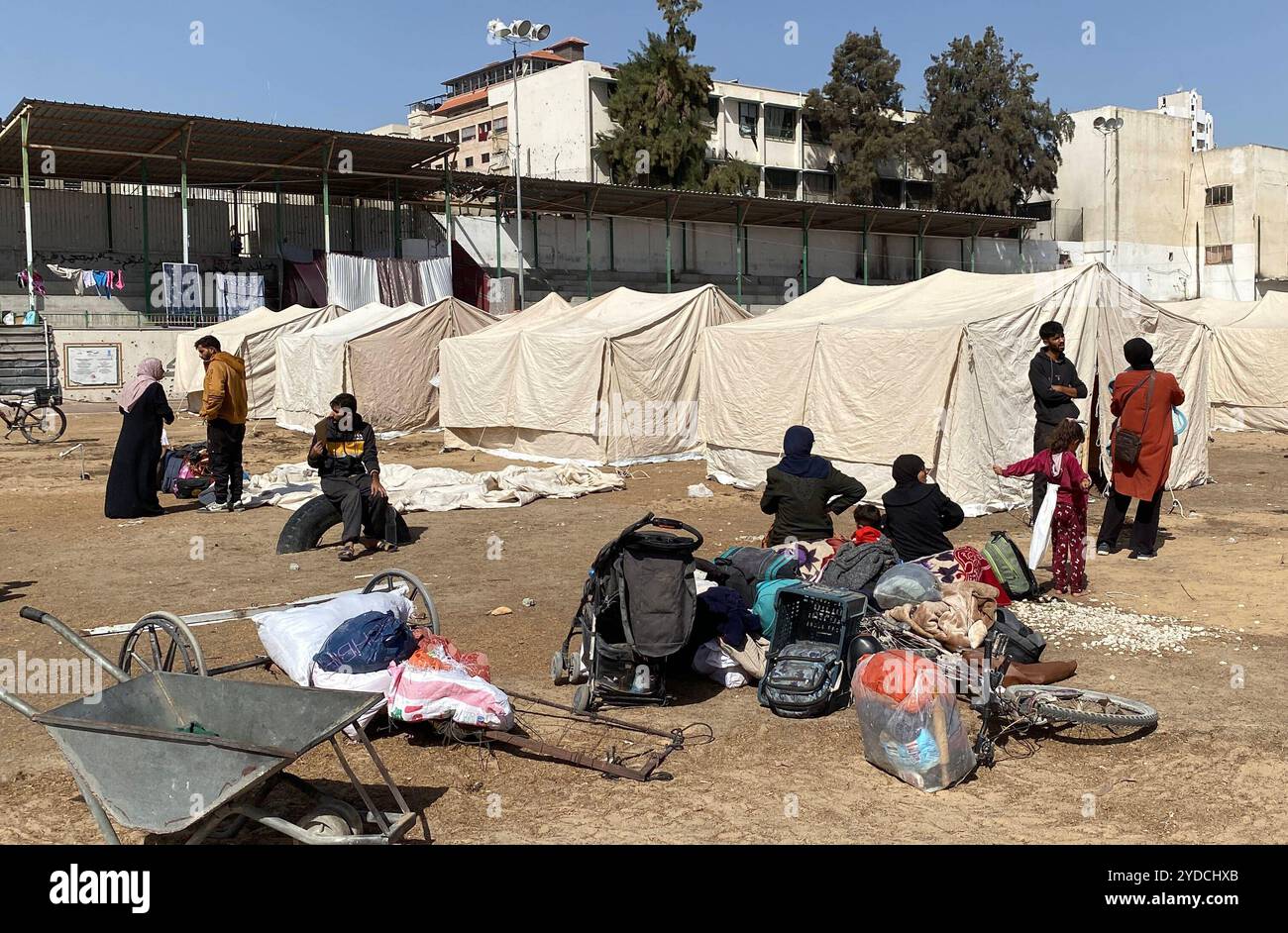 Displaced Palestinians who fled Israeli army operations in the northern ...