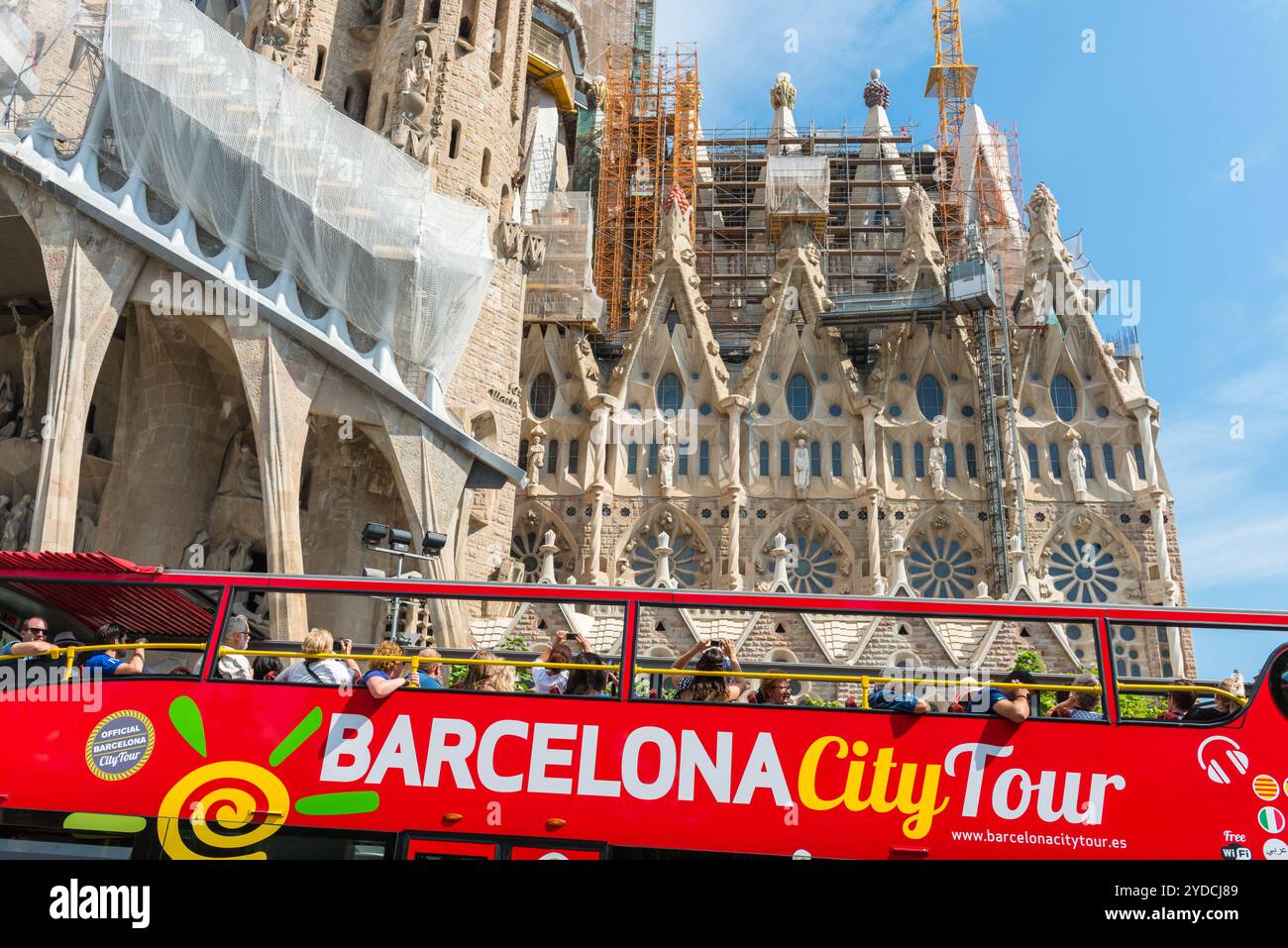 Tourist coach near Sagrada Familia in Barcelona Stock Photo - Alamy
