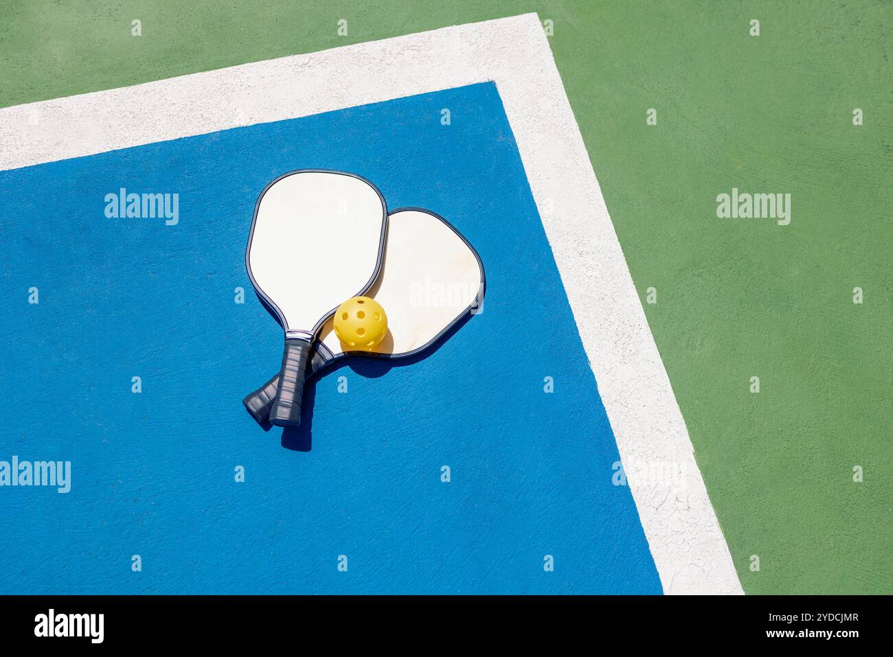 Two paddles ball rest hi-res stock photography and images - Alamy