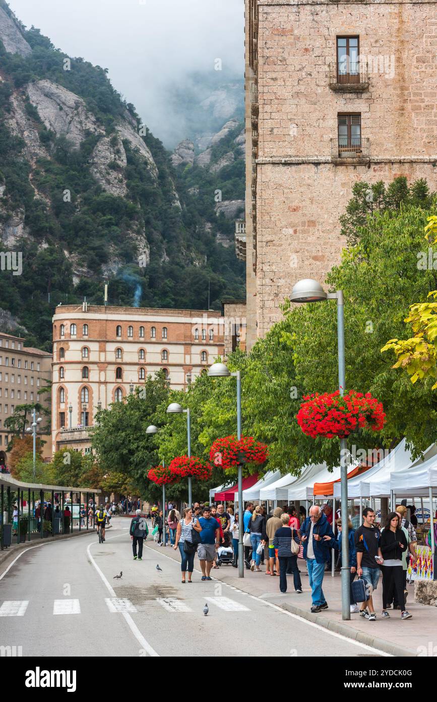 Tourists visiting montserrat monastery hi-res stock photography and ...