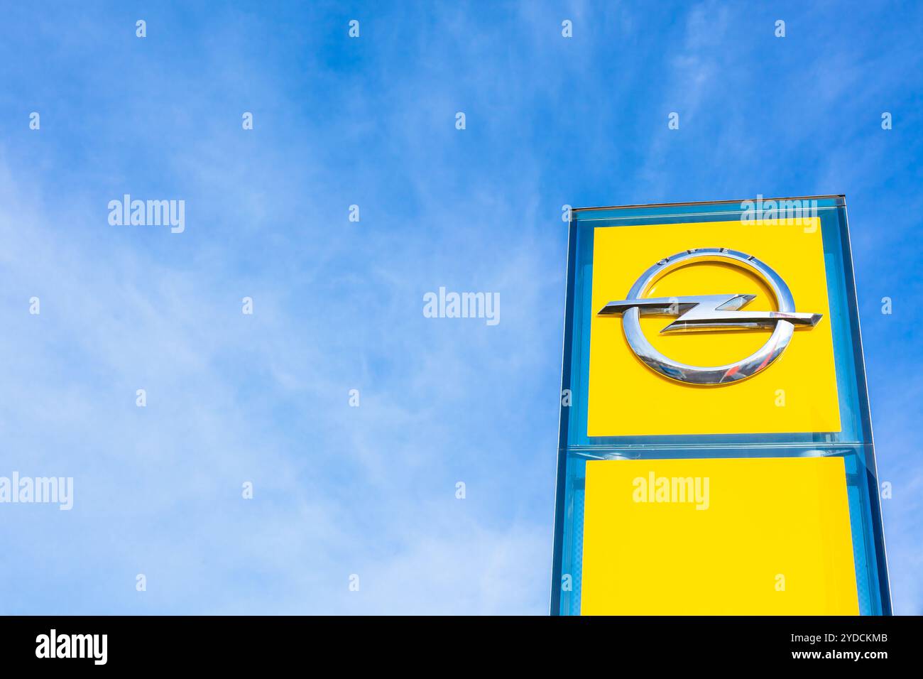 Opel logo on car hi-res stock photography and images - Alamy