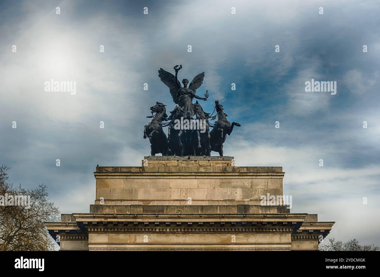 View of the Wellington Arch, iconic landmark in central London, England ...