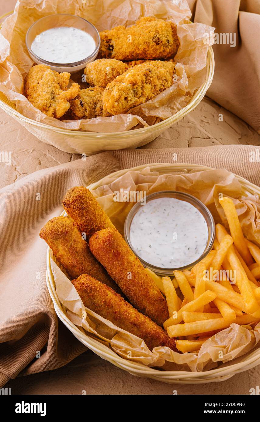 Cooked french fries chicken hi-res stock photography and images - Alamy