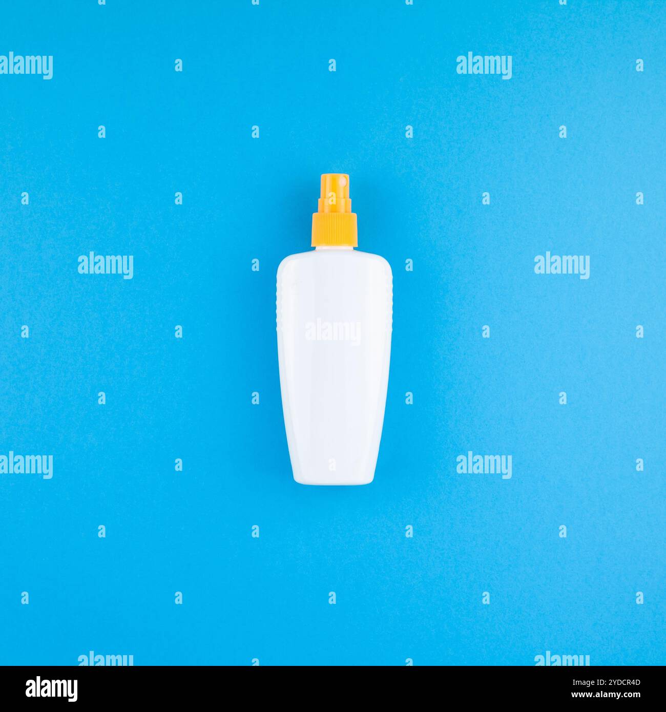 Sunscreen blank bottle mockup Stock Photo - Alamy