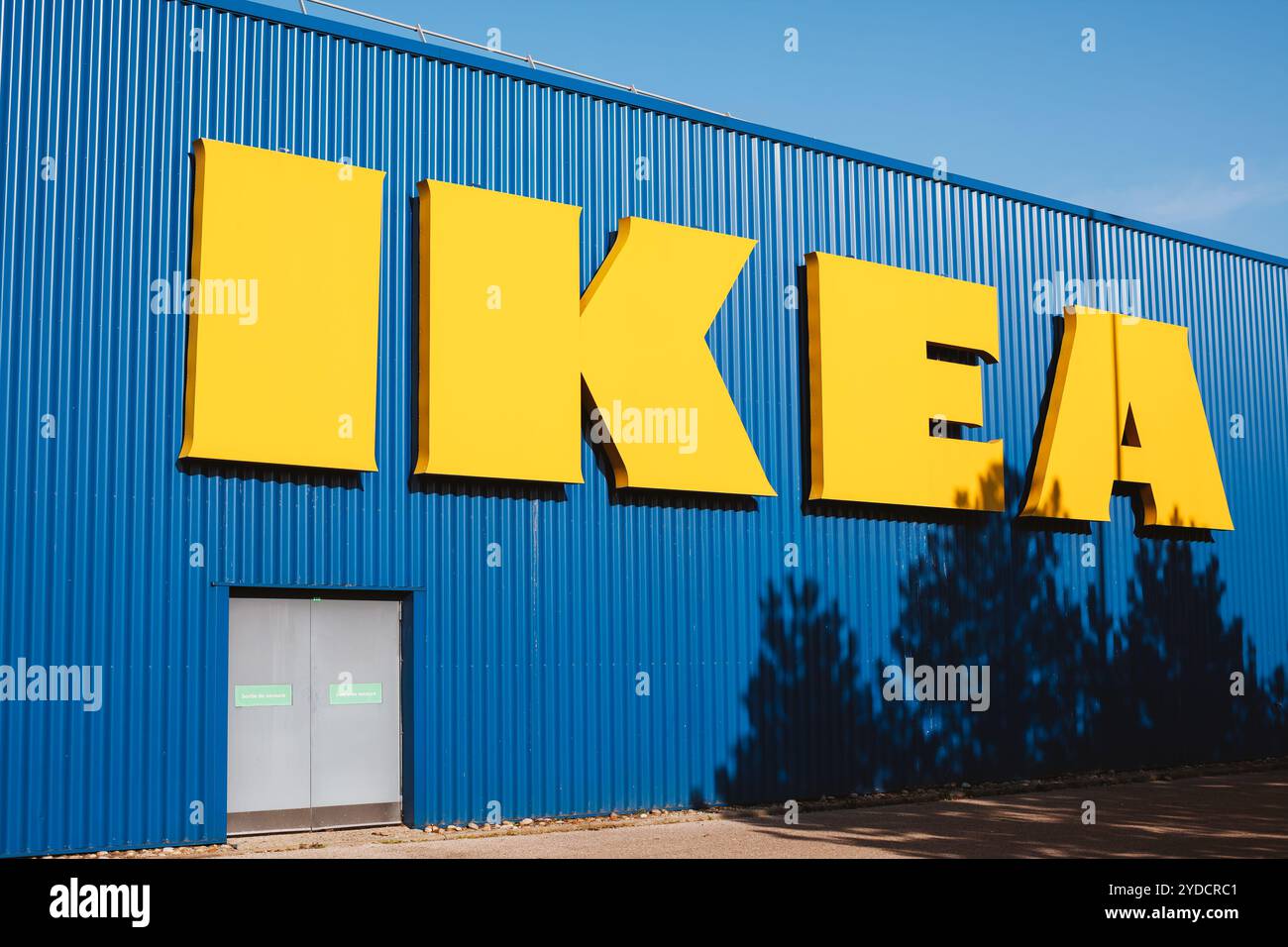 IKEA Company logo at its building Stock Photo - Alamy
