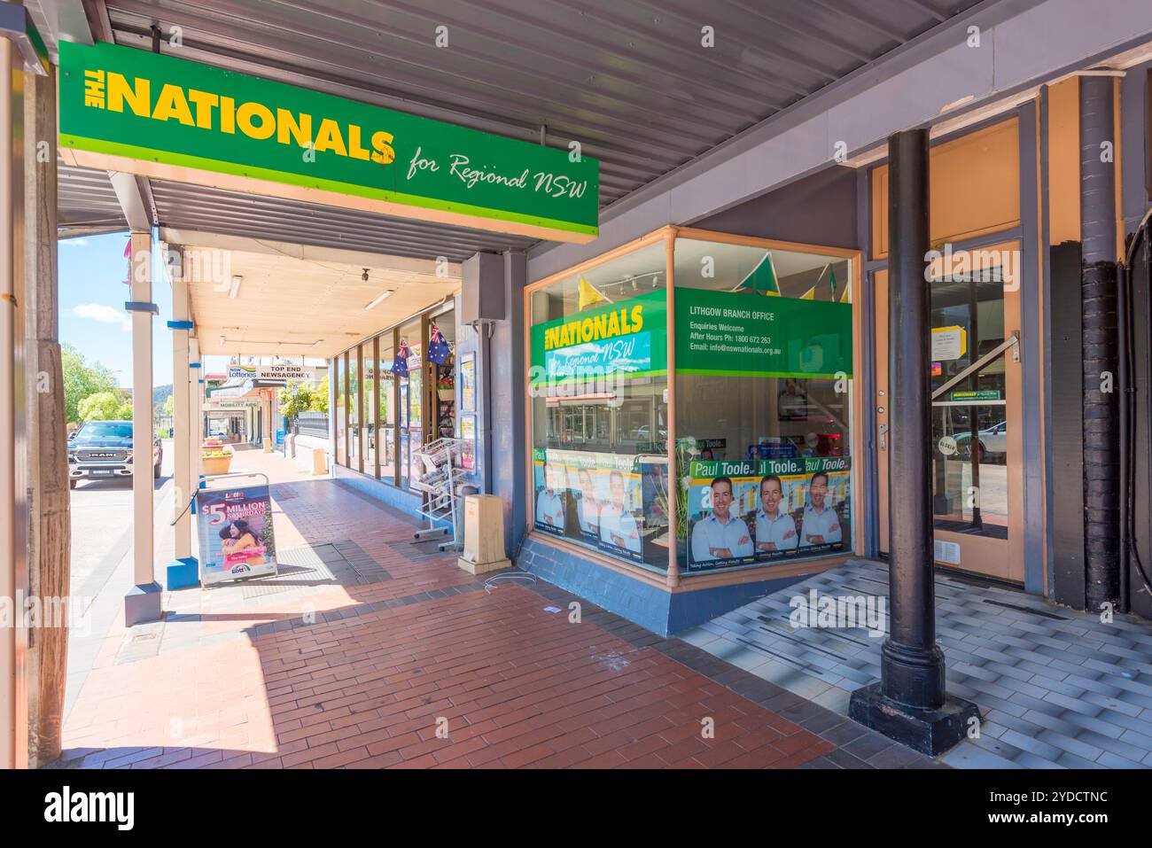 Australian country party politician hi-res stock photography and images ...