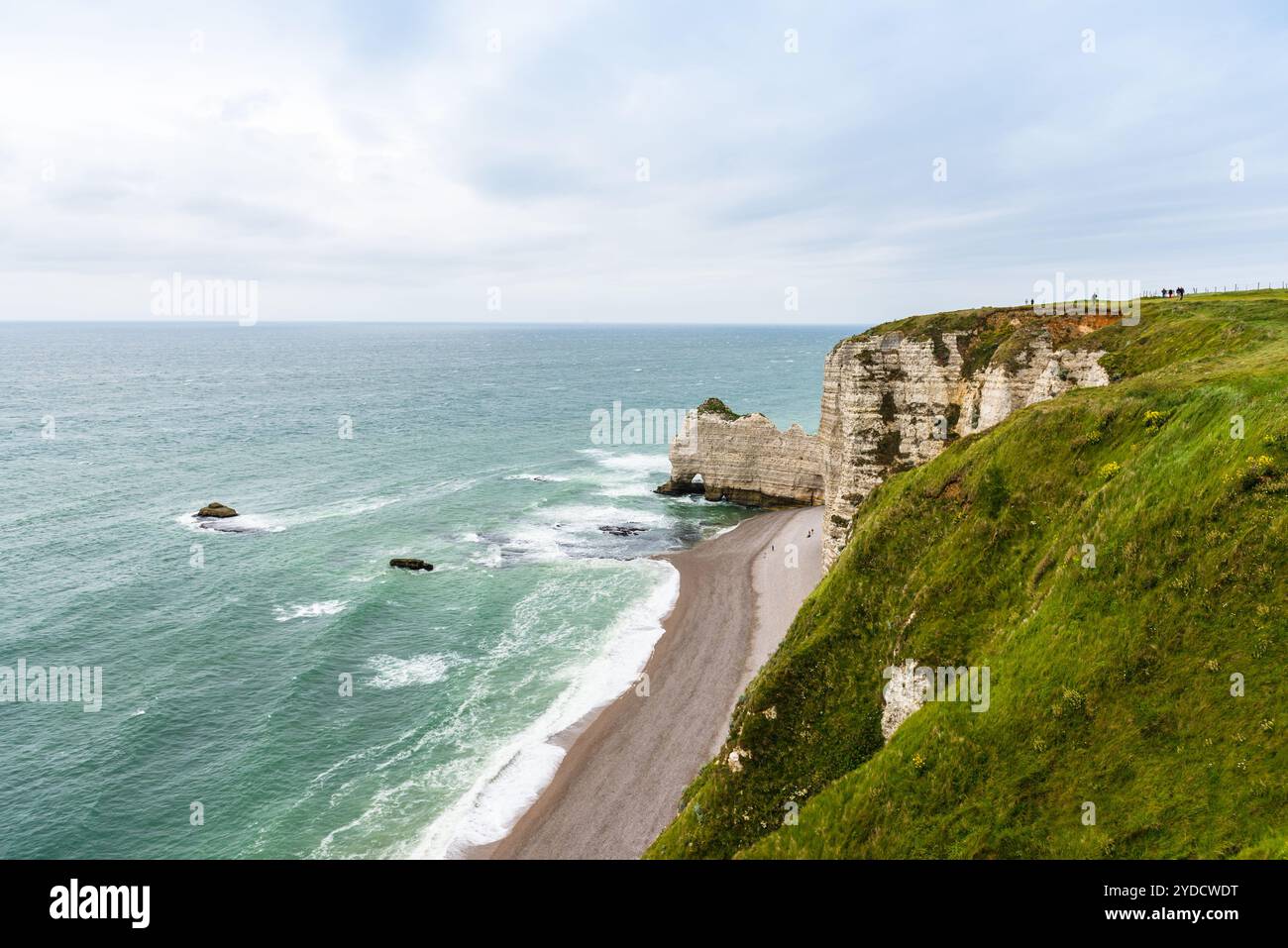 View cliffs beach etretat hi-res stock photography and images - Alamy