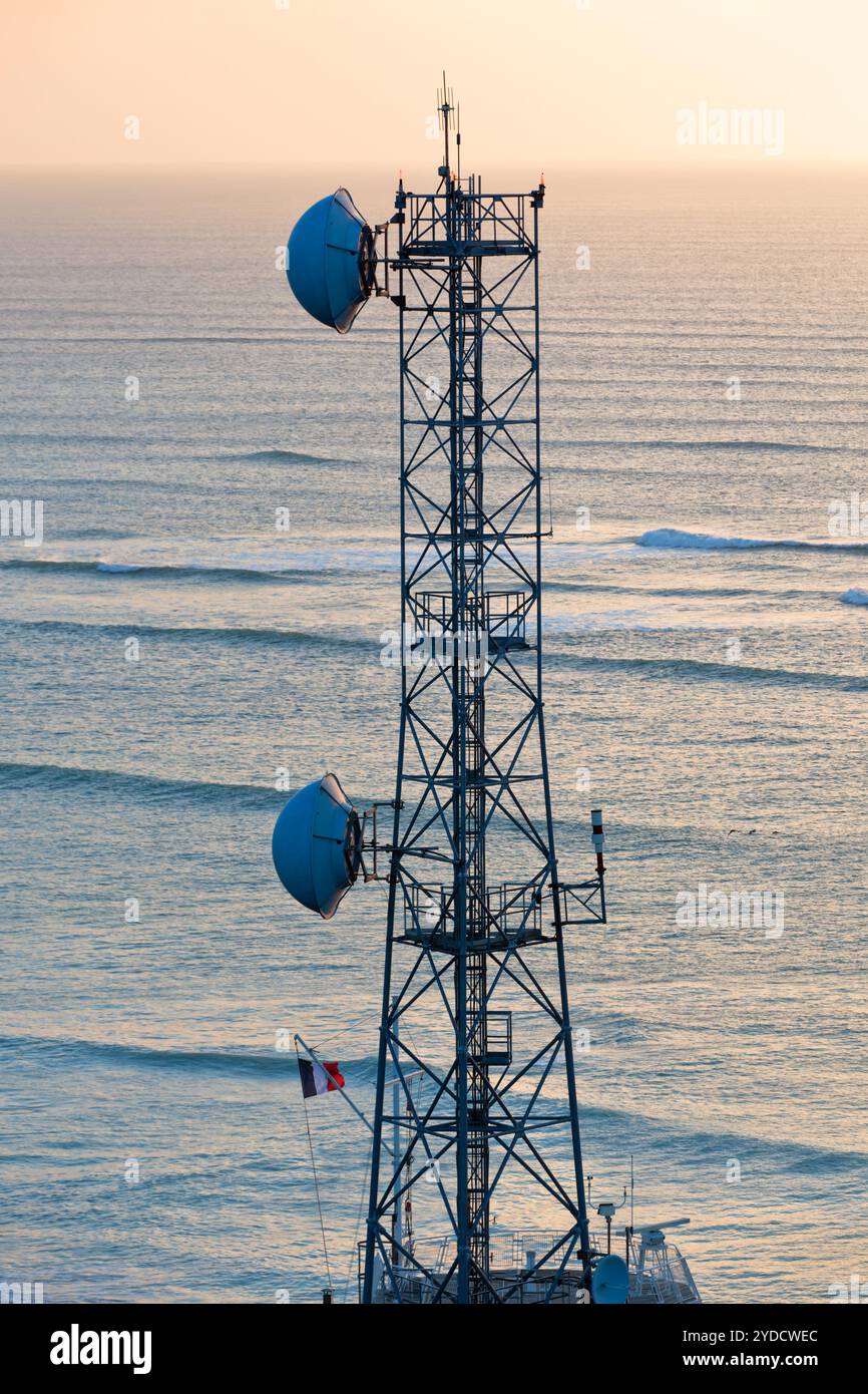 Blue sunset communication connection hi-res stock photography and images - Alamy