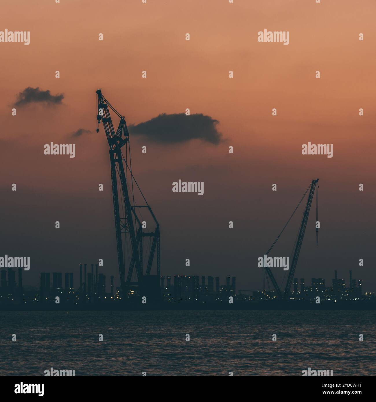 Dubai shipyard hi-res stock photography and images - Alamy