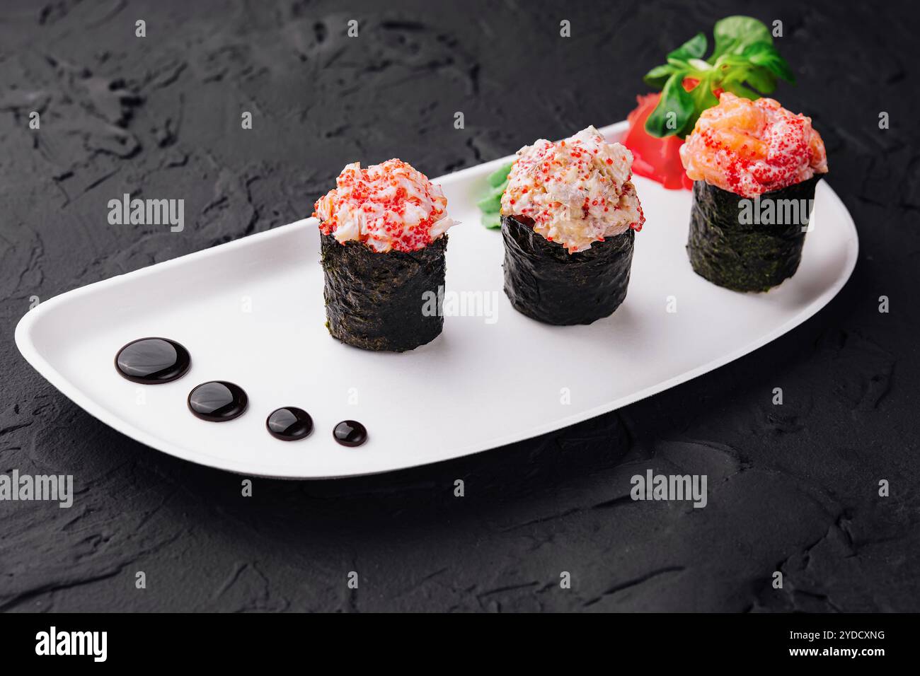 Japanese gunkanmaki hi-res stock photography and images - Alamy