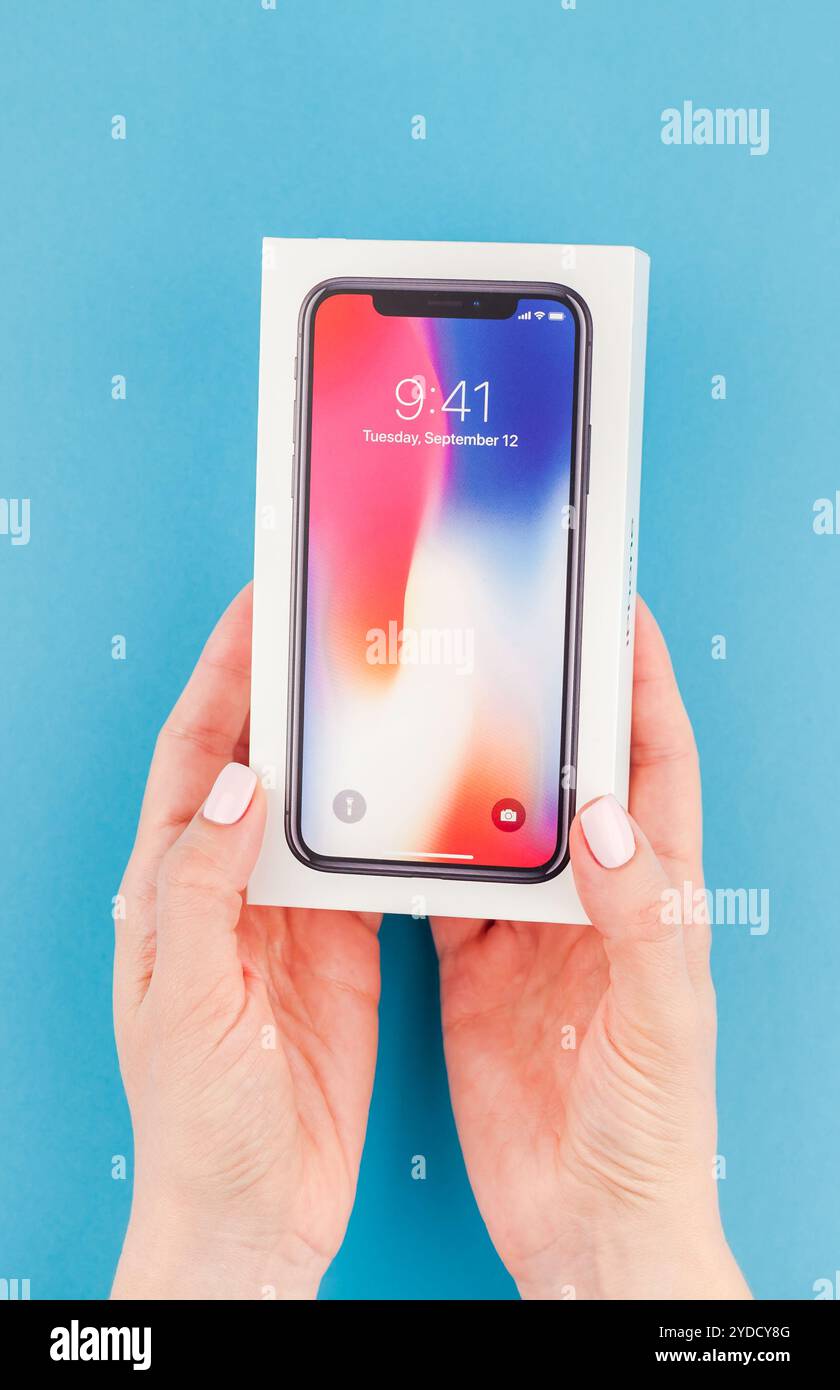 Apple iphone box hi-res stock photography and images - Alamy