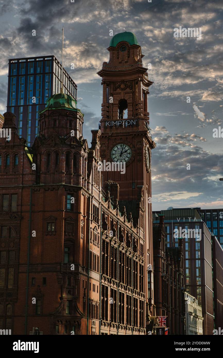 Kimpton clock tower hi-res stock photography and images - Alamy