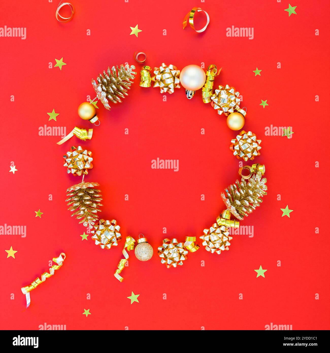 Christmas golden round wreath frame background Stock Photo - Alamy