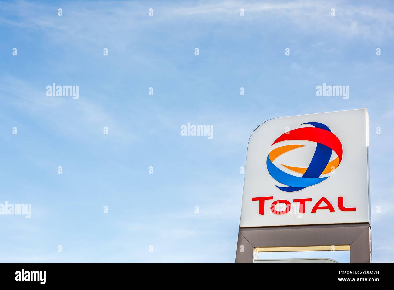 Total company logo on its gas service station Stock Photo - Alamy