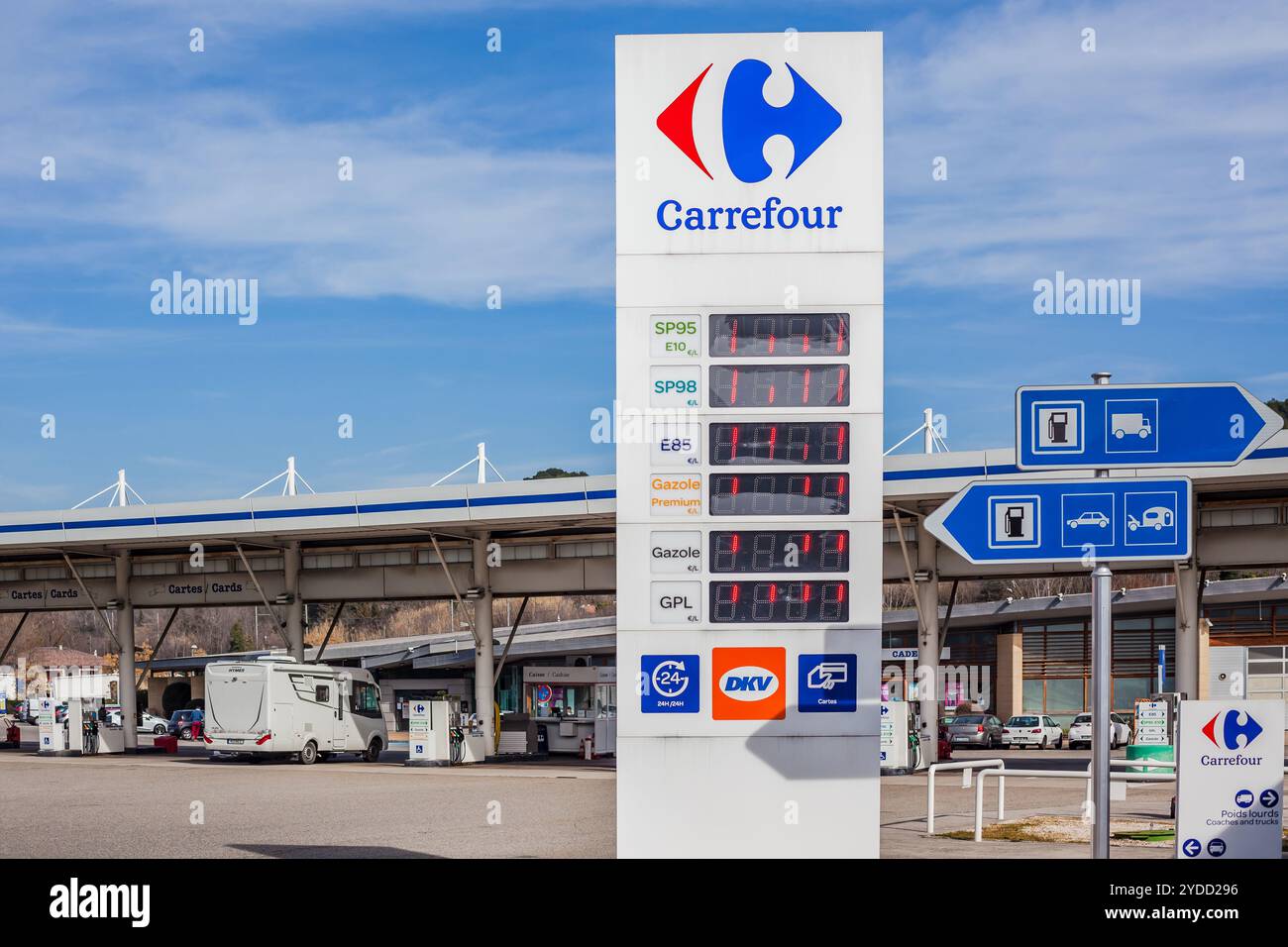 Gas station industry traffic hi-res stock photography and images - Alamy