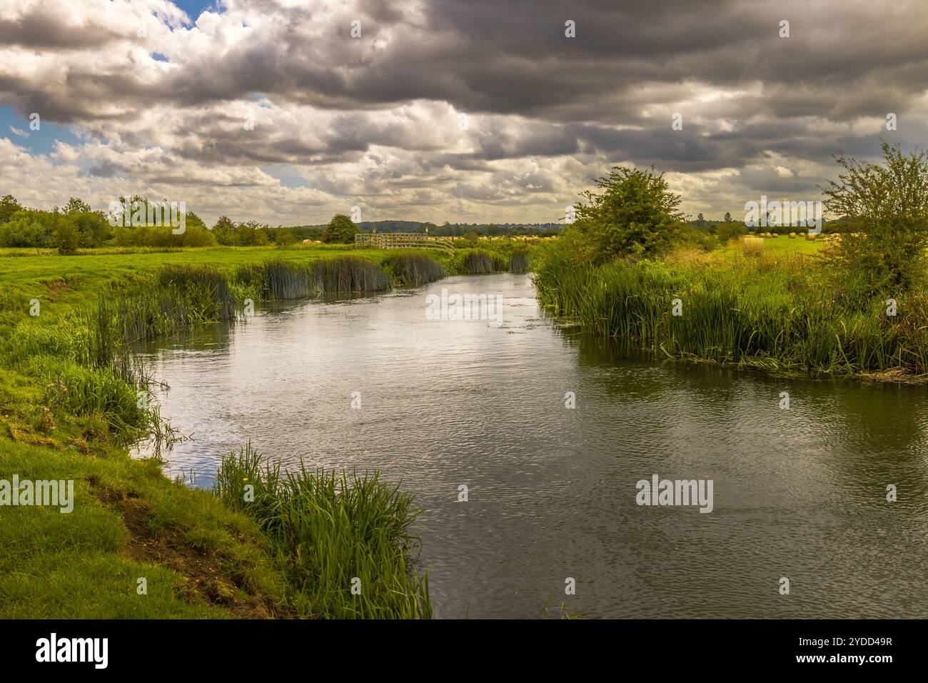 River Thames just outside Lechlade in Gloucestershire Stock Photo - Alamy
