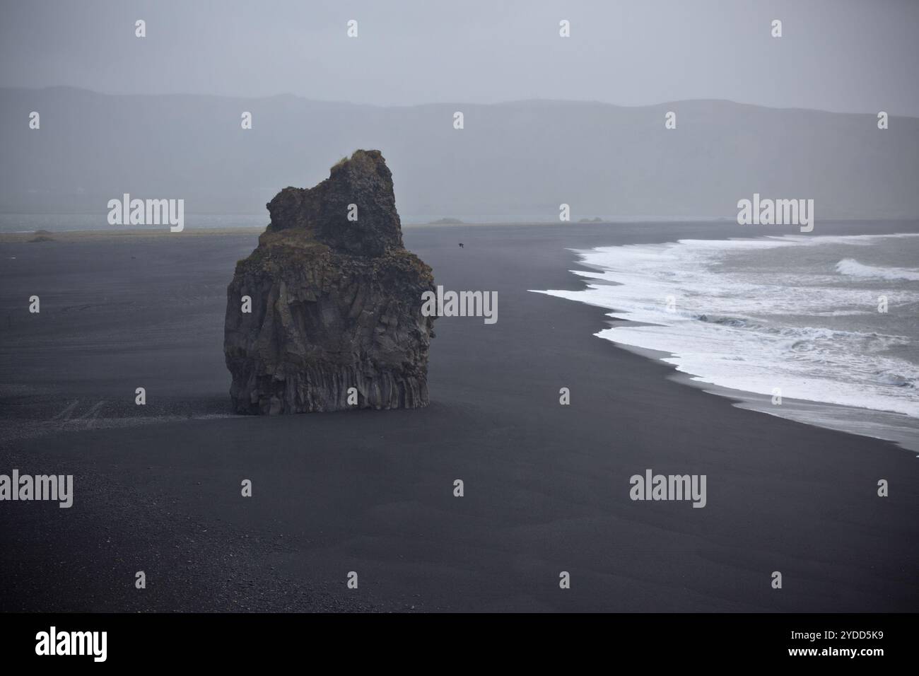 Beautiful rock formation dyrhólaey black hi-res stock photography and ...