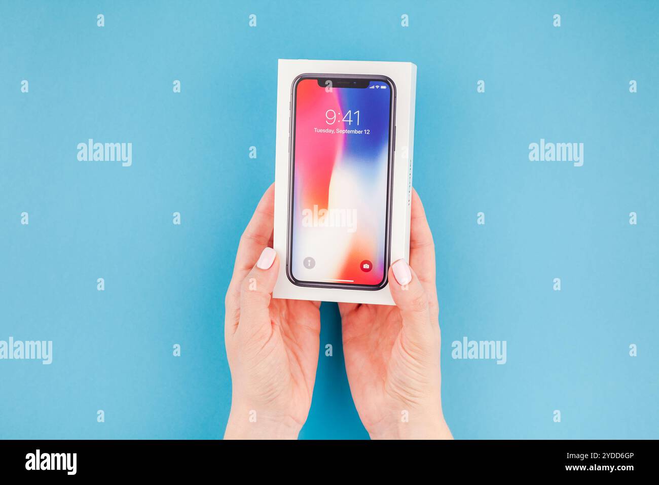 Iphone and box hi-res stock photography and images - Alamy