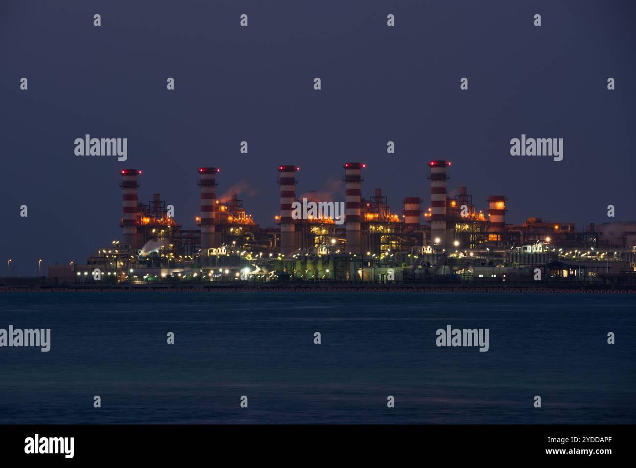 Oil refinery at night hi-res stock photography and images - Alamy