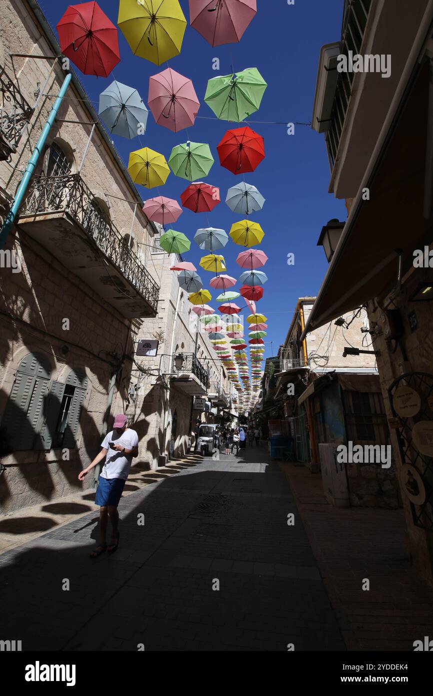 Yoel moshe solomon street hi-res stock photography and images - Alamy