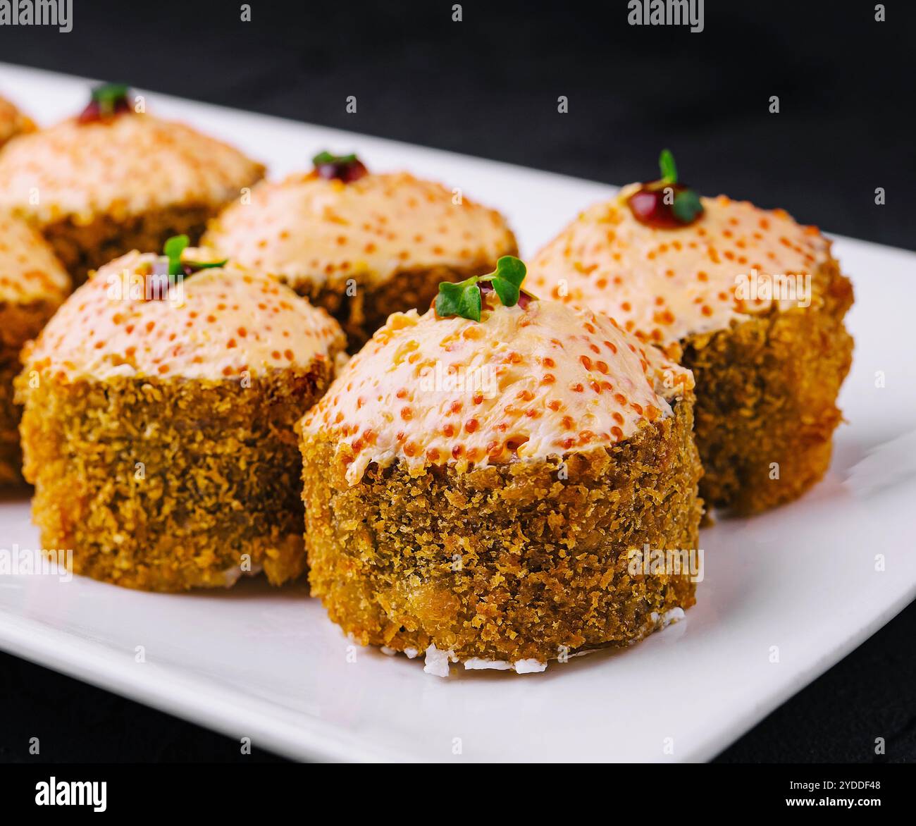 Warm sushi rolls with tempura cream cheese Stock Photo - Alamy