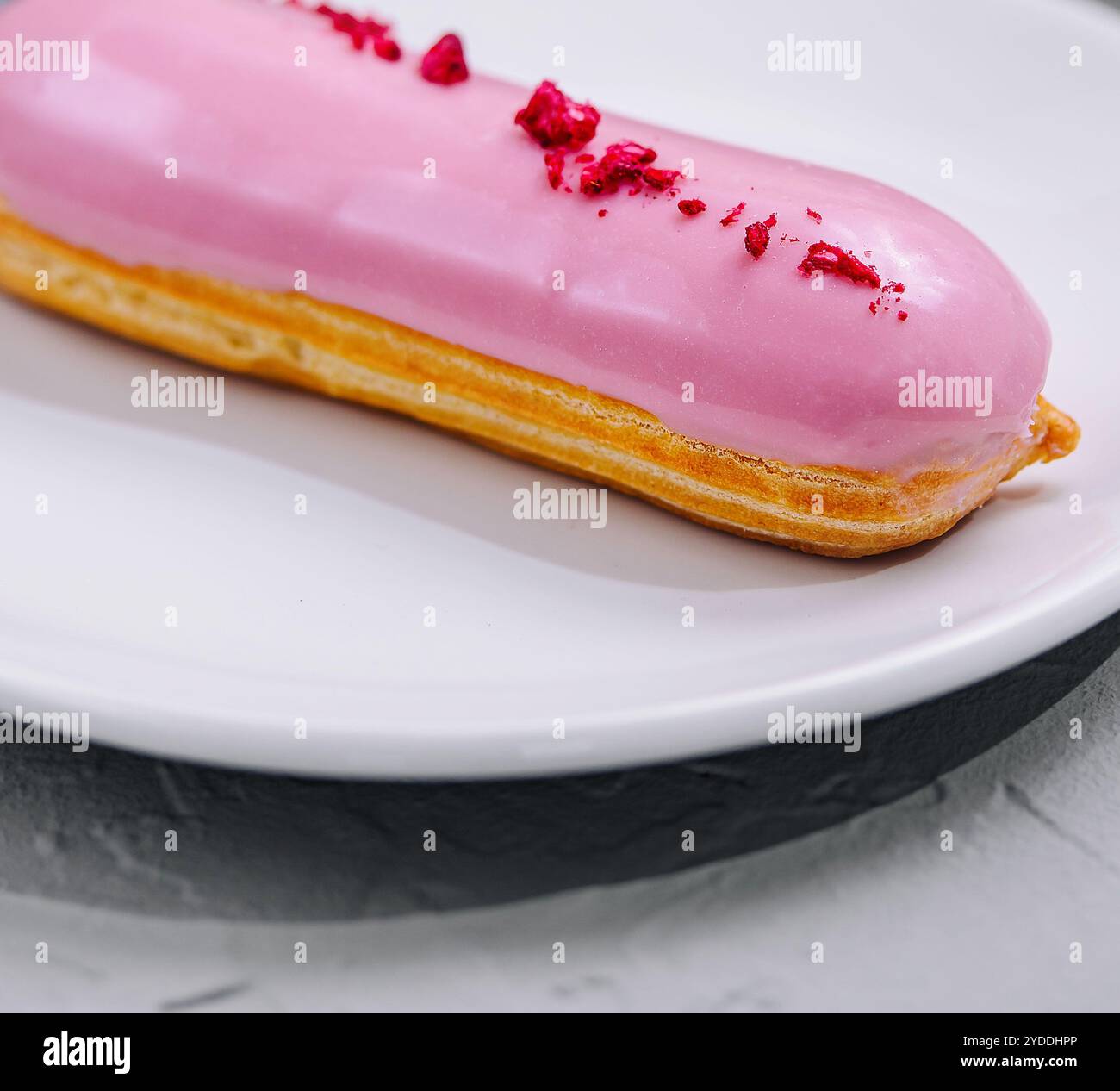 Pink creamy white hi-res stock photography and images - Alamy