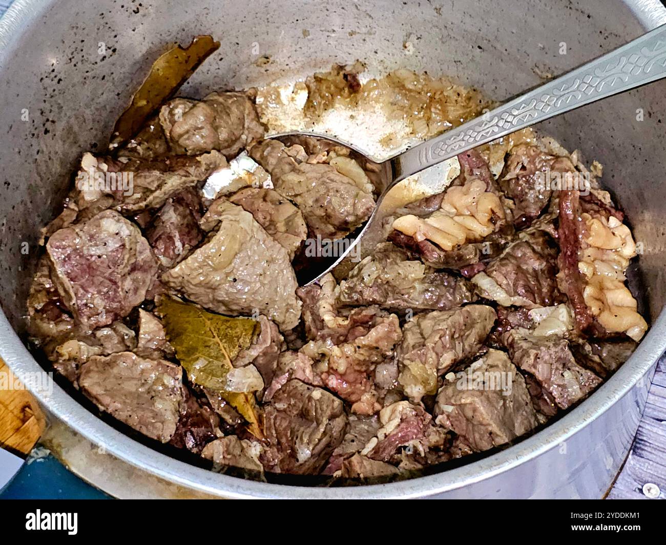cooked cow lung on Egyptian cuisine, Cow lung is a type of offal used ...