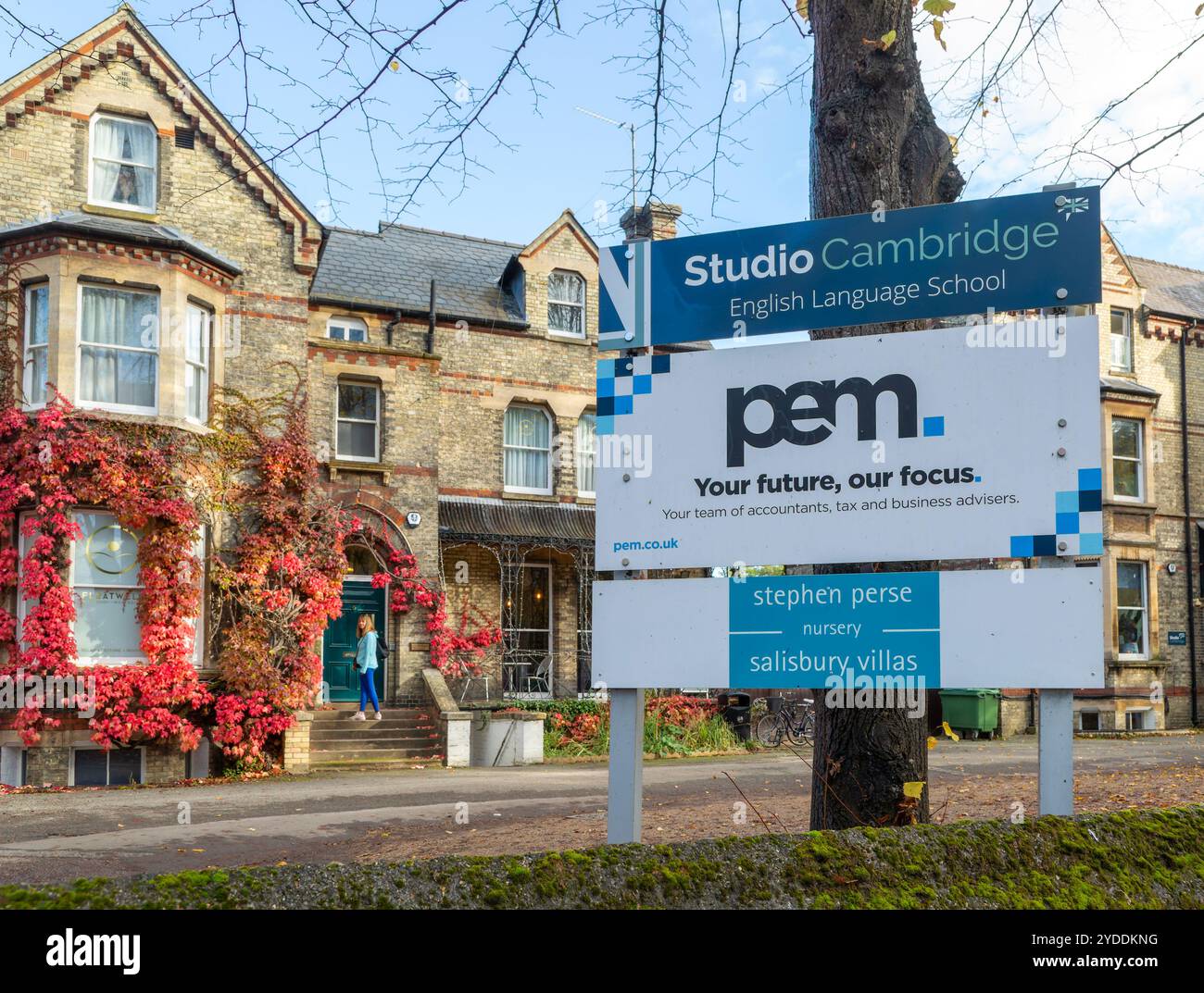 Studio cambridge hi-res stock photography and images - Alamy