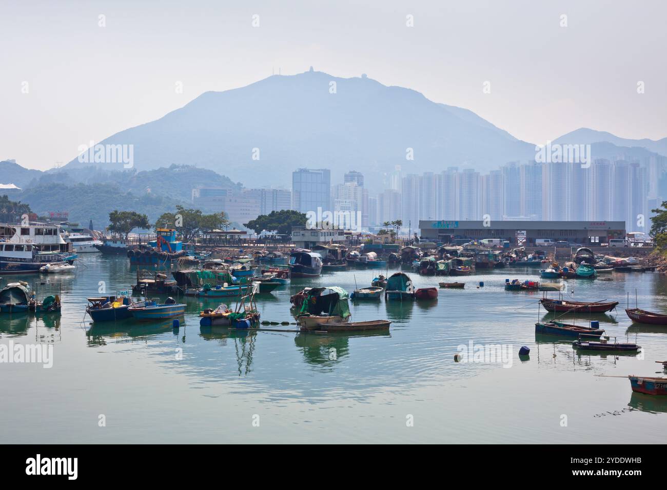 Floating village hong kong hi-res stock photography and images - Alamy