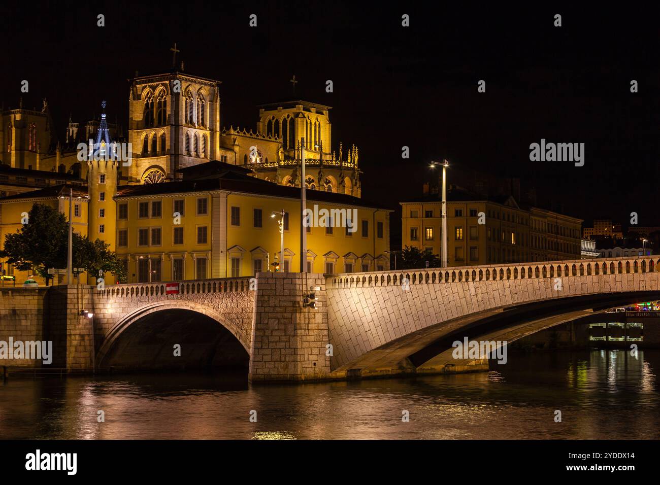 Lyon night france hi-res stock photography and images - Alamy