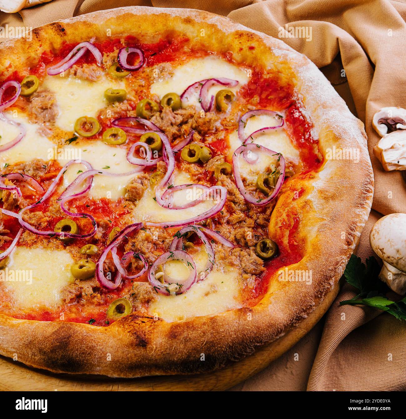 Close up delicious tuna pizza hi-res stock photography and images - Alamy