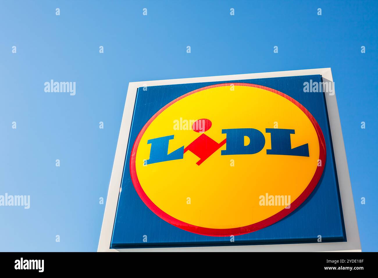 LIDL supermarket chain brand logo Stock Photo - Alamy