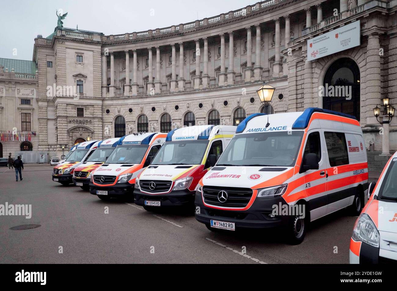 Rettungsautos hi-res stock photography and images - Alamy