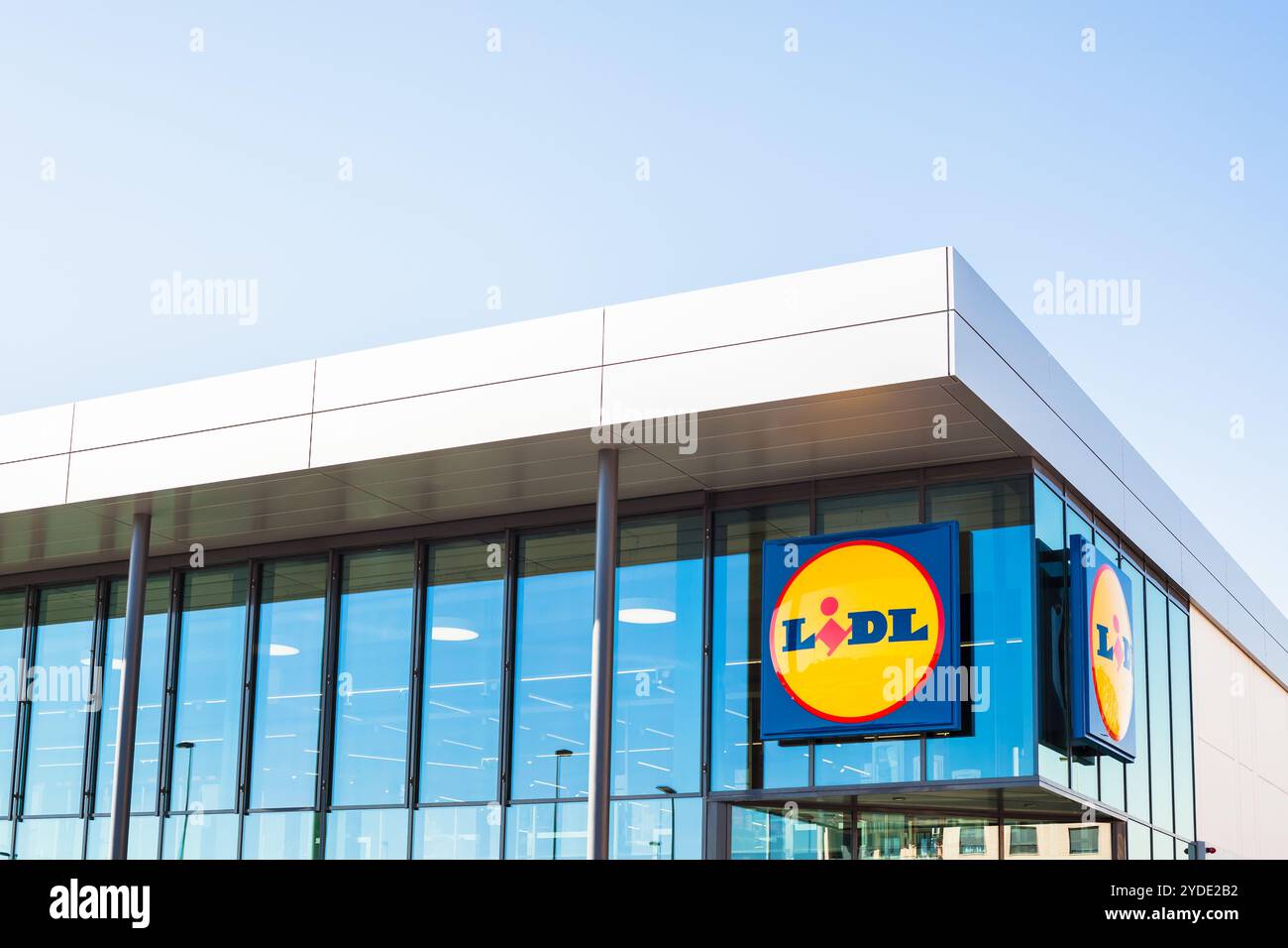 LIDL supermarket chain brand logo Stock Photo - Alamy