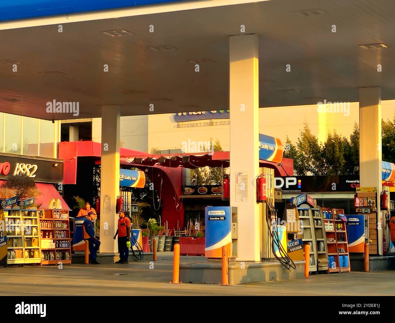 Oilibya hi-res stock photography and images - Alamy