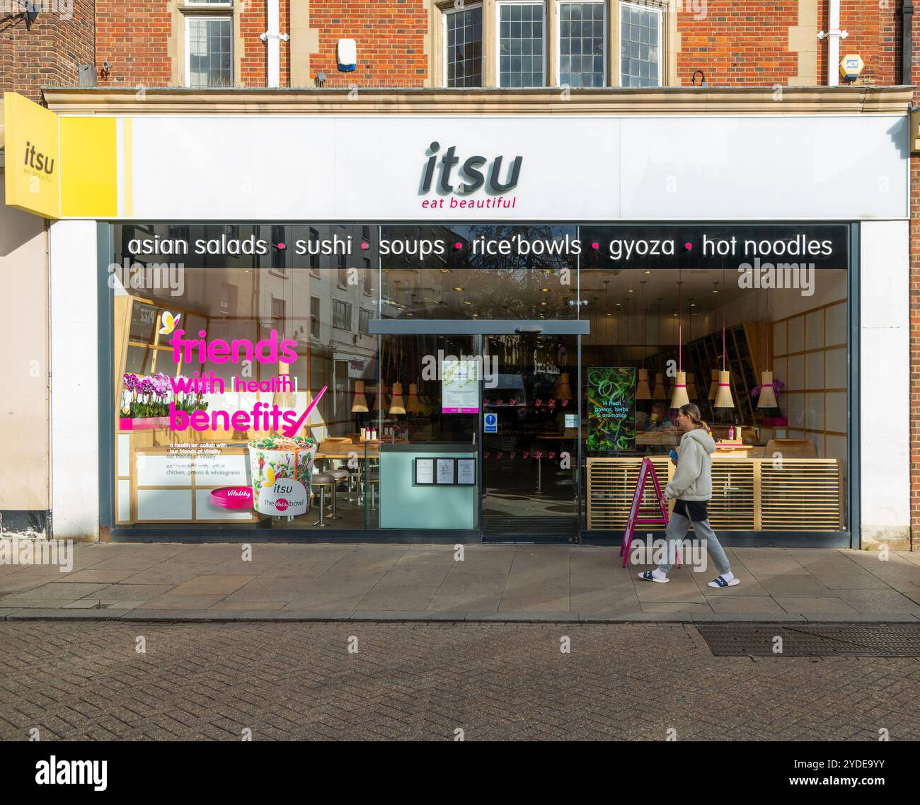 itsu asian food shop store in city centre, Cambridge, Cambridgeshire ...