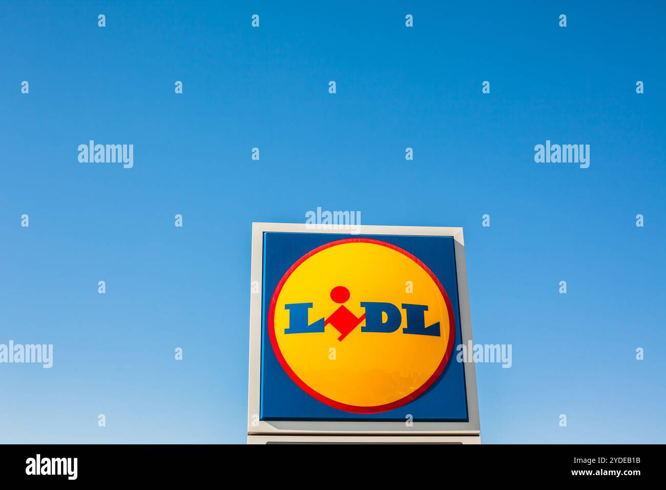 LIDL supermarket chain brand logo Stock Photo - Alamy