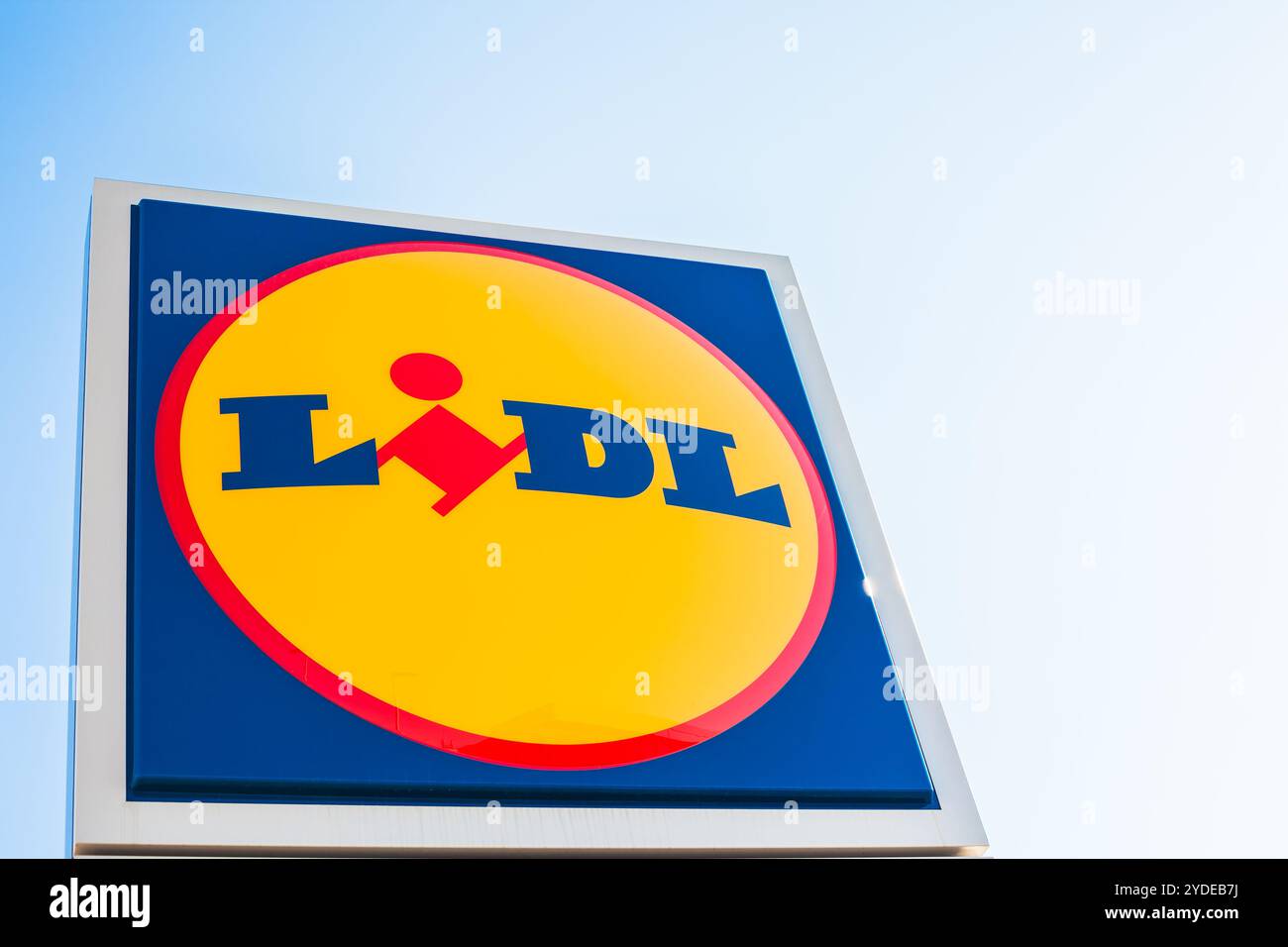 LIDL supermarket chain brand logo Stock Photo - Alamy