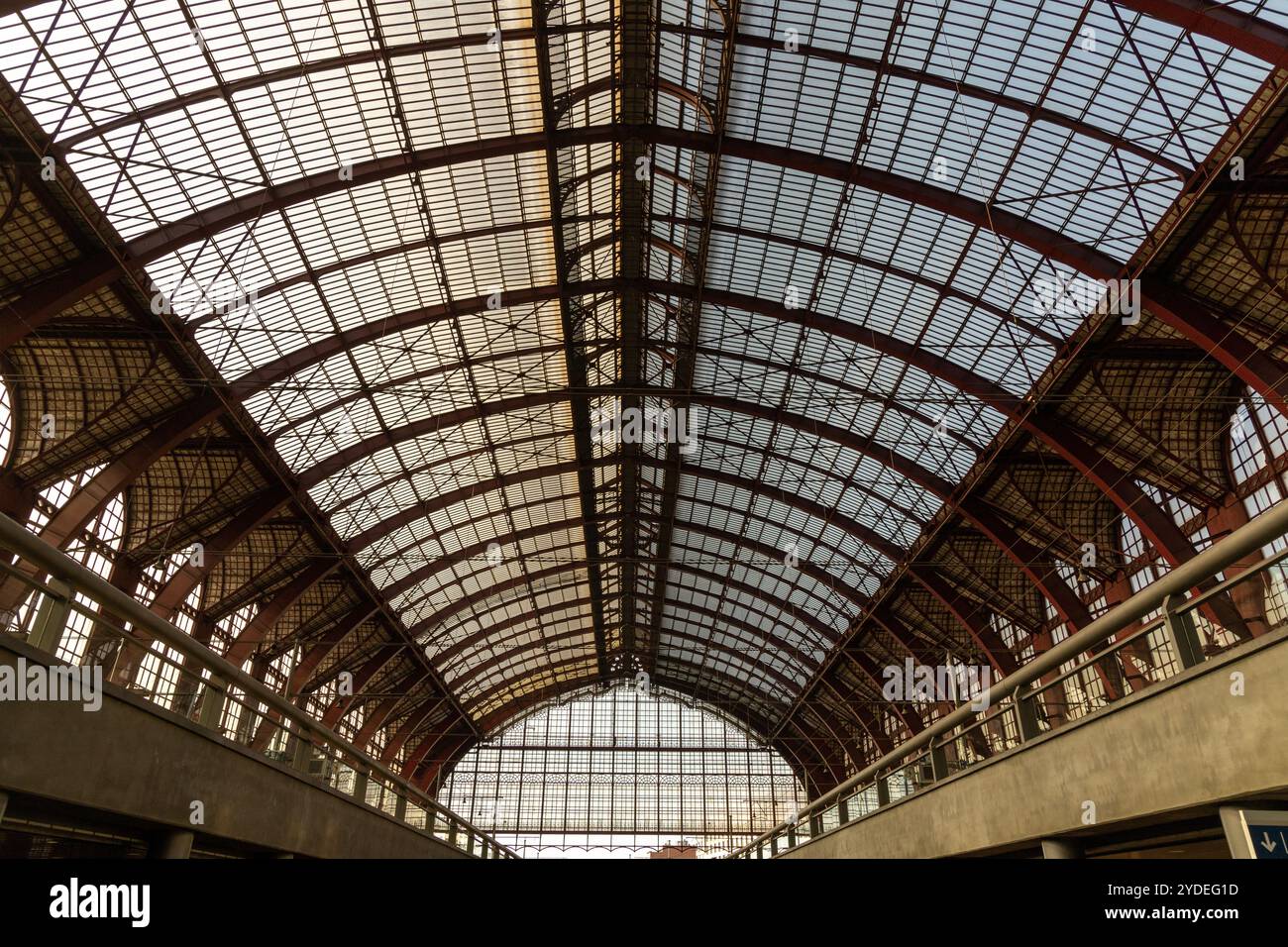Antwerp, Belgium. 15 April 2023. Central Station roof Antwerp, The ...
