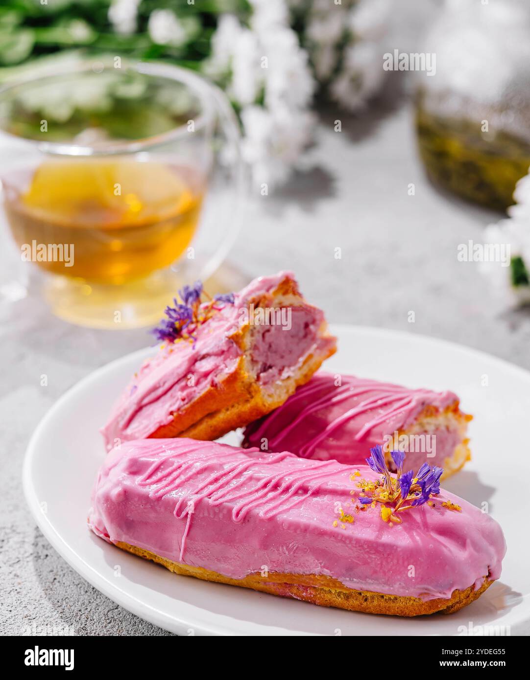 Eclairs pink hi-res stock photography and images - Alamy