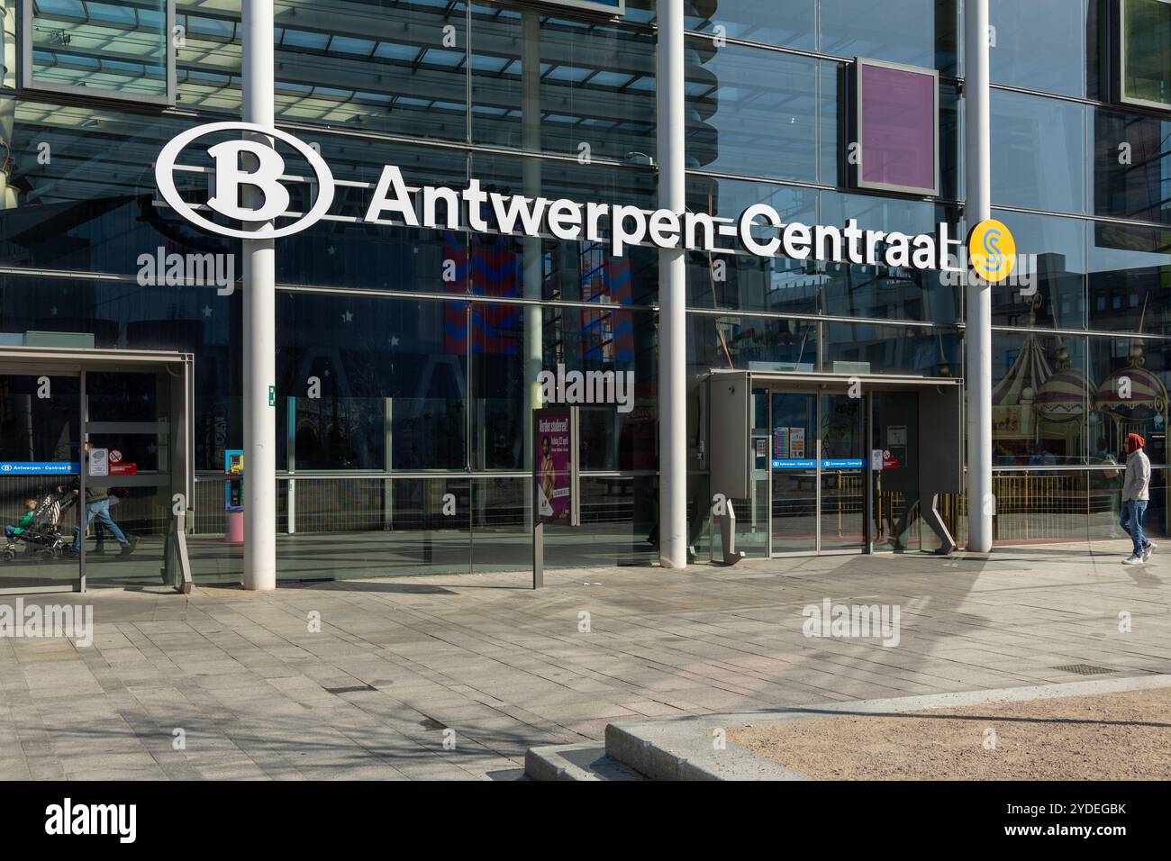 Antwerp Central Station, station sign above the glass entrance Stock ...