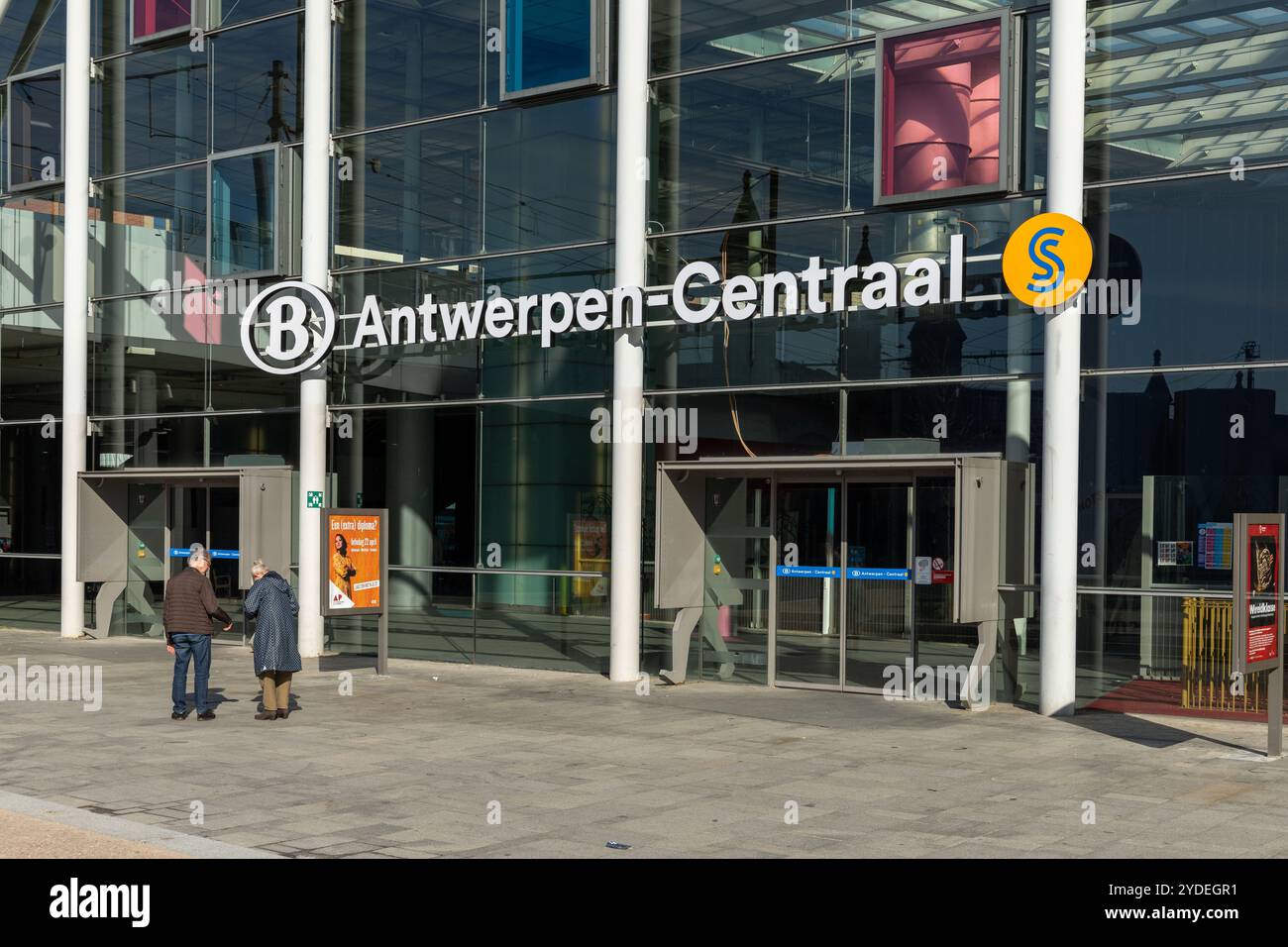 Antwerp Central Station, station sign above the glass entrance Stock ...