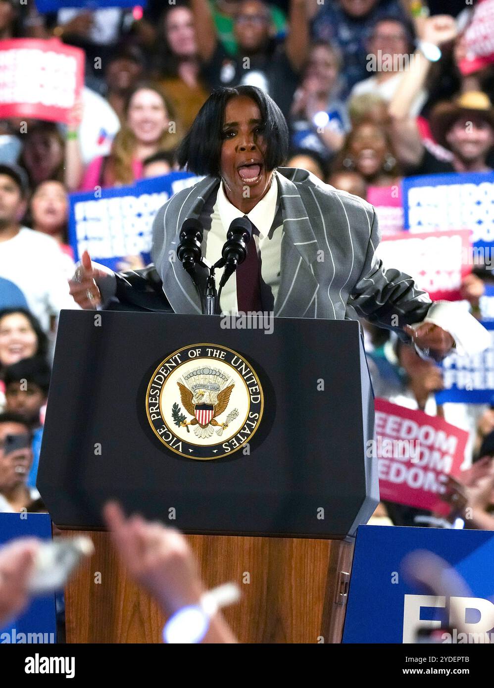 Musical artist Kelly Rowland on stage at a during a campaign event at ...