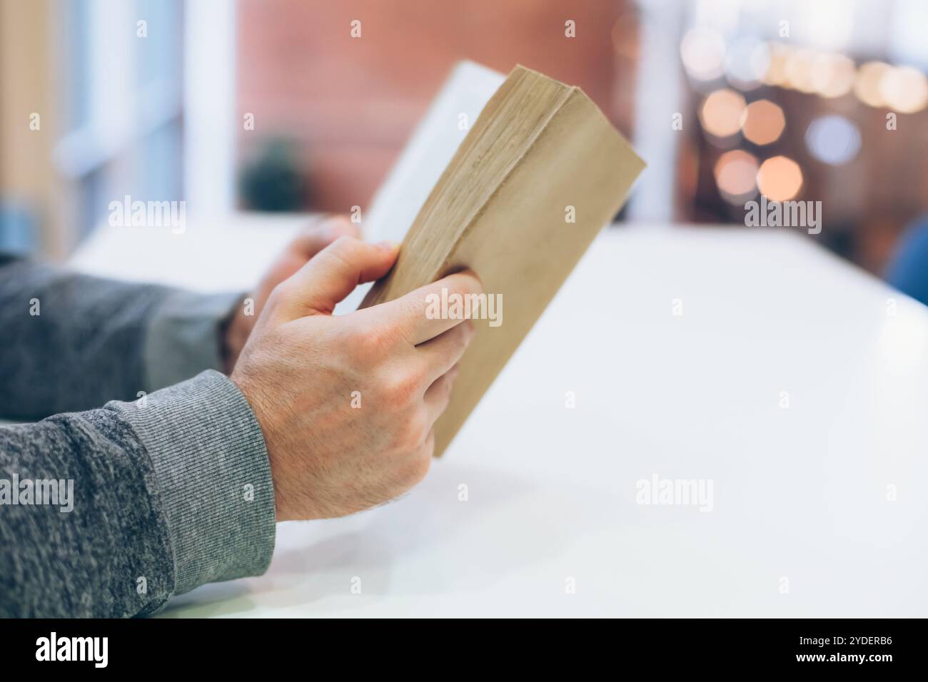 Old open book paper hi-res stock photography and images - Alamy